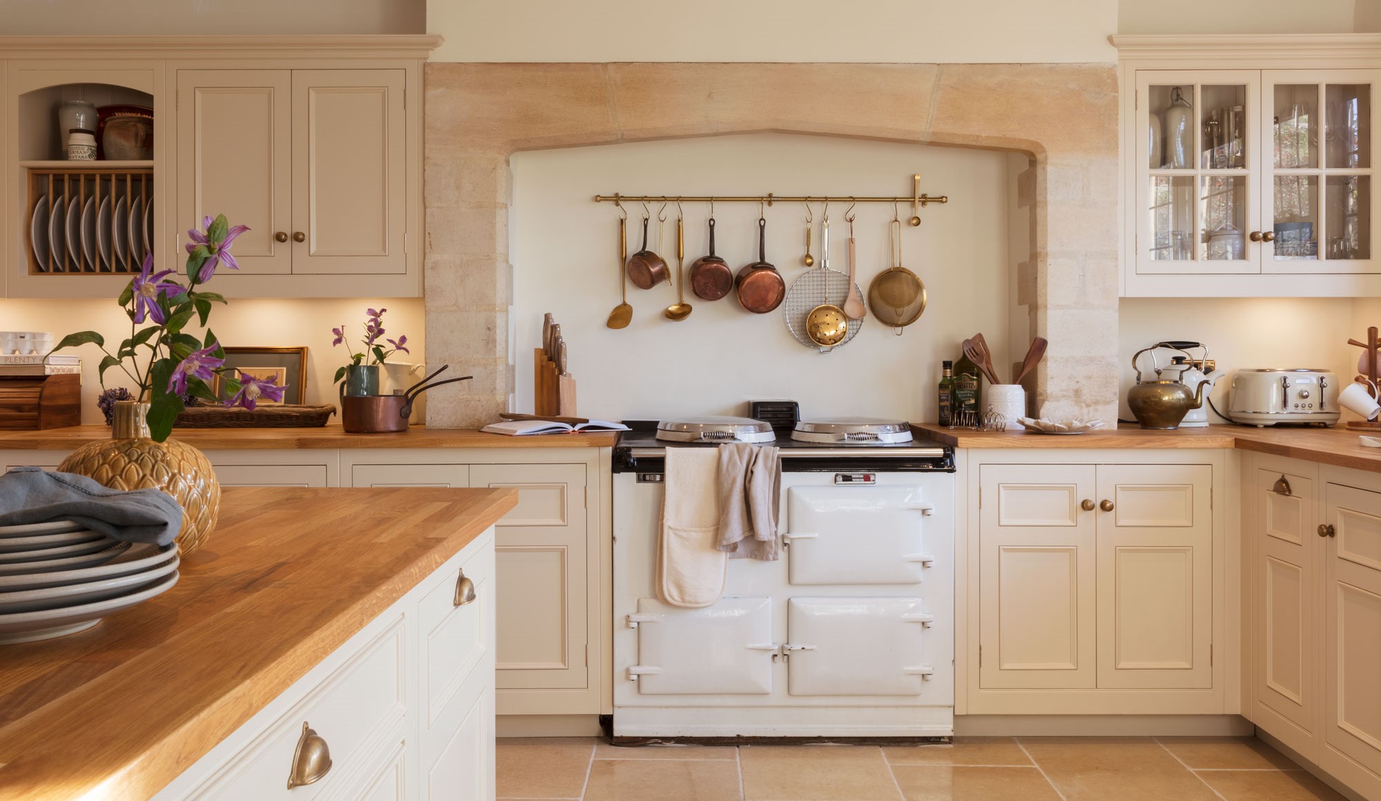 10 chimney breast ideas for your kitchen design | Harvey Jones